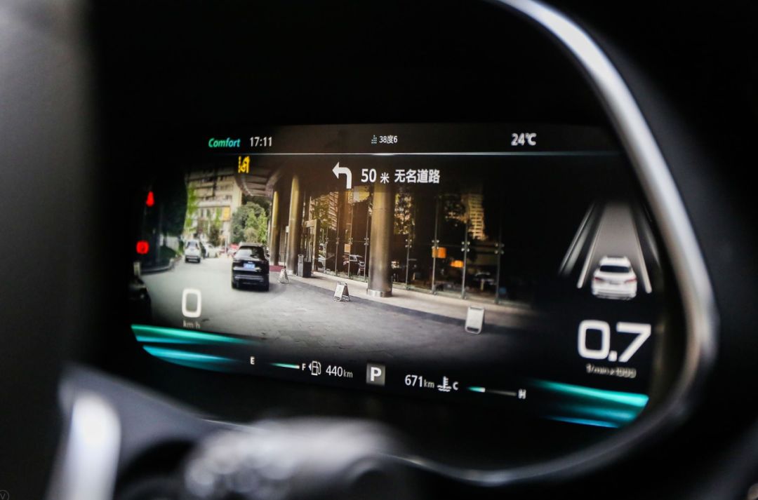 试驾智能座舱荣威RX5 MAX：自带AR实景导航，征服8D魔幻重庆_搜狐汽车_搜狐网