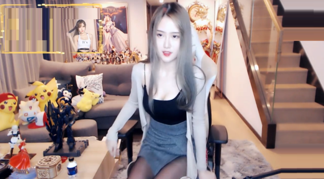 LPL解说腐团儿cos雪中副会长的造型，原型人物比较帅气-搜狐大视野-搜狐新闻