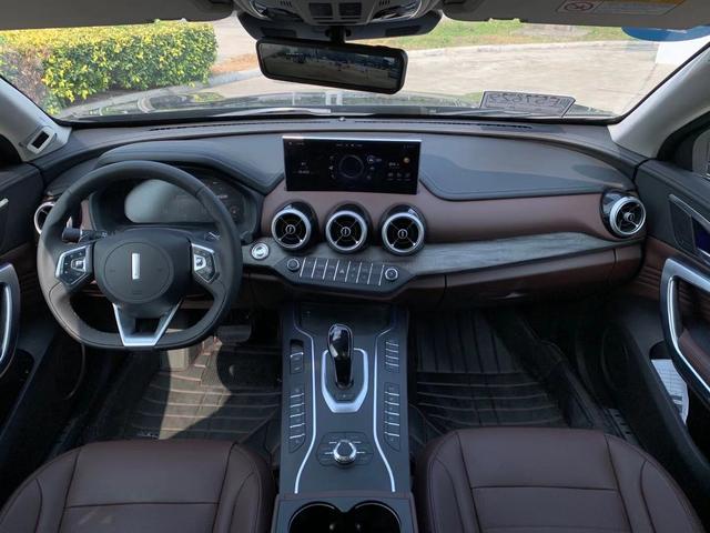 加速快到难受，极速可以爆表，纯电能跑107km，试VV7 PHEV_搜狐汽车_搜狐网