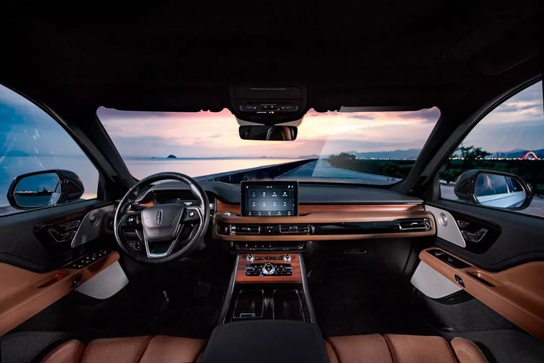 标配3.0T+10AT的美式大型豪华SUV，仅售62.88万，谁不心动？_搜狐汽车_搜狐网