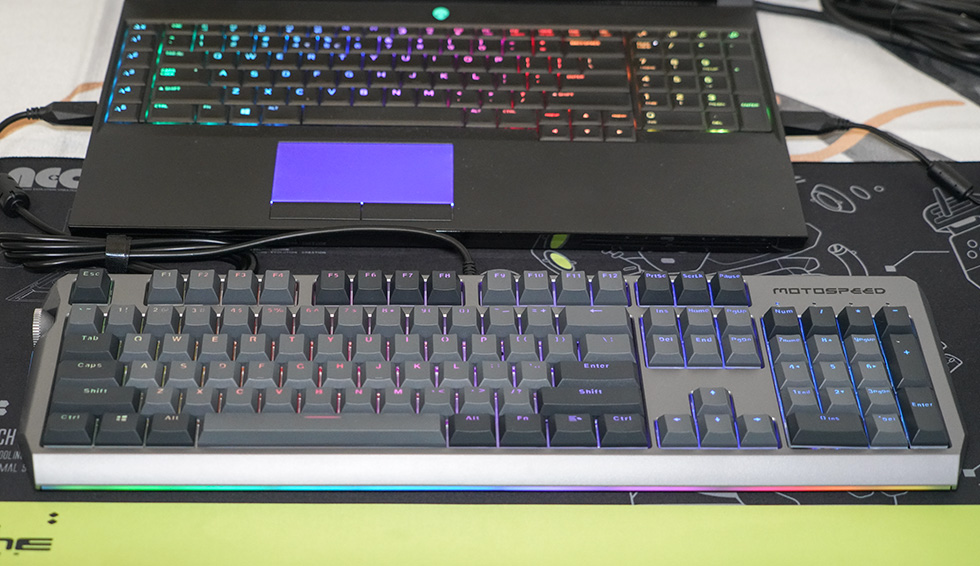 为桌面妆点RGB 摩豹CK80&V100PRO套装开箱体验_搜狐汽车_搜狐网