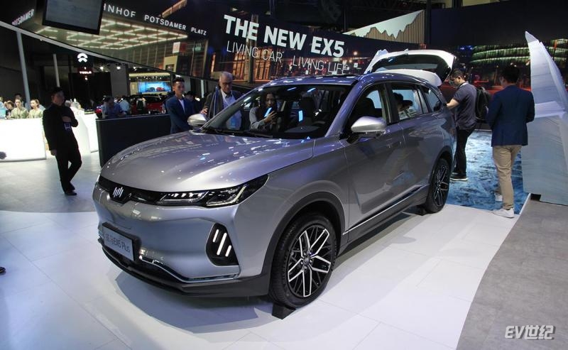 2019广州车展|定位中型纯电SUV 实拍威马EX6 Plus_搜狐汽车_搜狐网