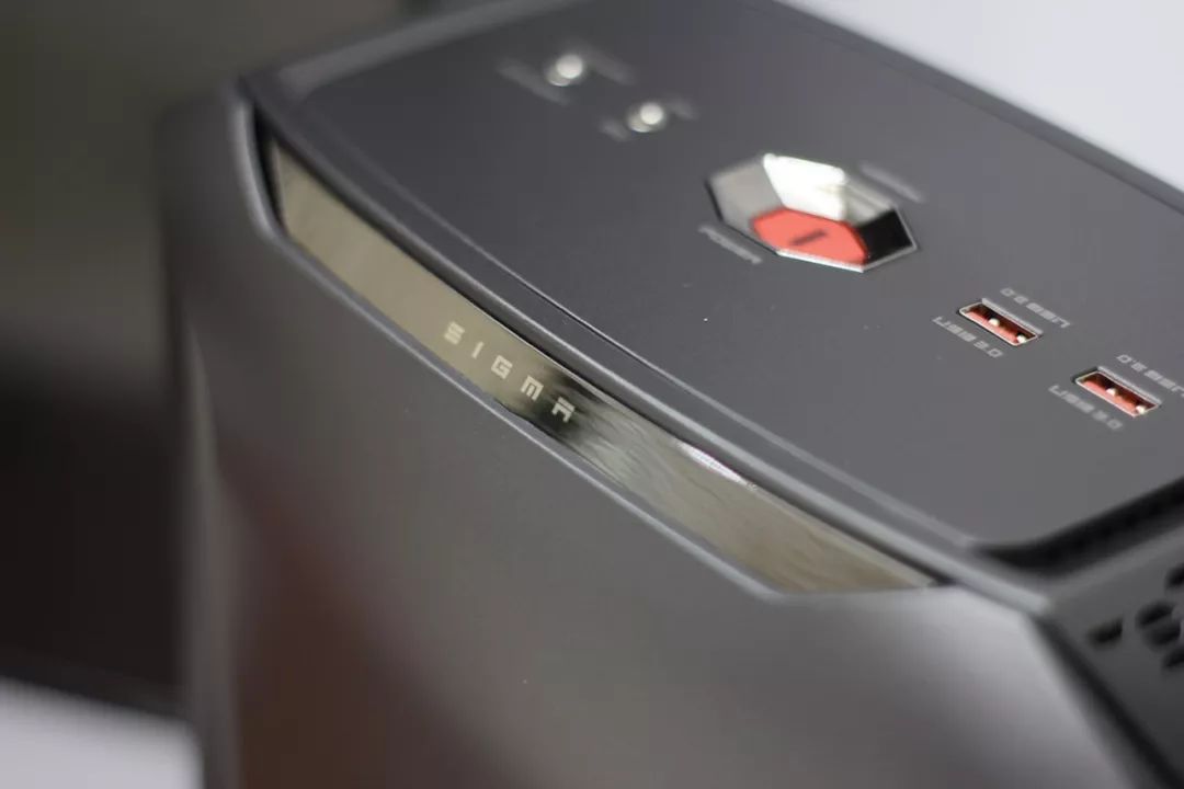 iGame Sigma I300迷你游戏主机|玩家测评_接口