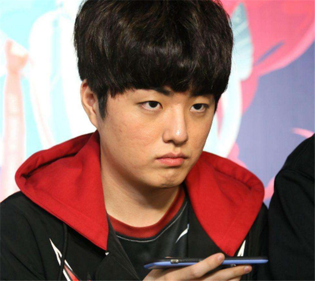 JDG新阵容齐了，经理曝料ADC是LPL前列选手！粉丝：盲猜一个JKL_loken