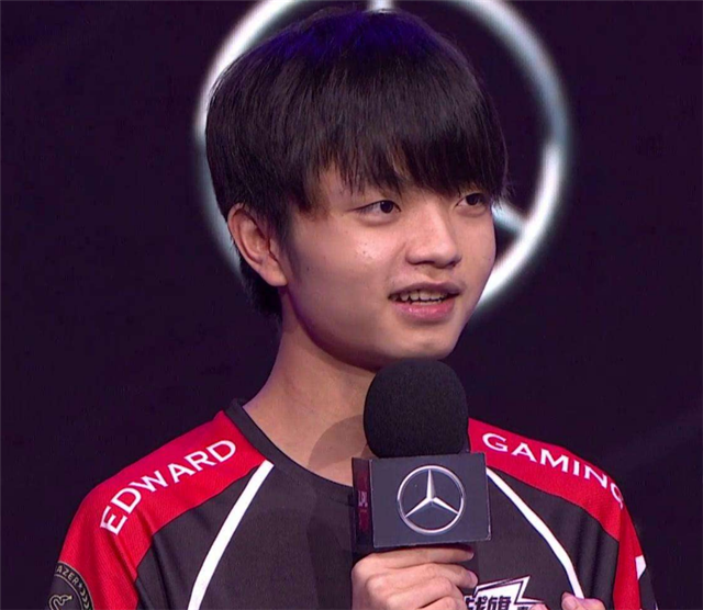 JDG新阵容齐了，经理曝料ADC是LPL前列选手！粉丝：盲猜一个JKL_loken