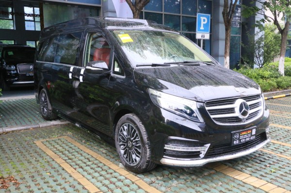 19款奔驰V260 一款和埃尔法不相上下的商务车_搜狐汽车_搜狐网