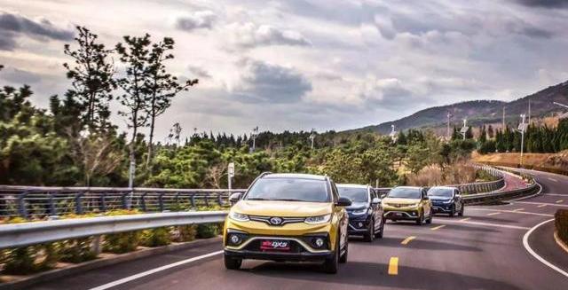 小资奋斗青年的专属小型SUV，试驾东南DX5_搜狐汽车_搜狐网