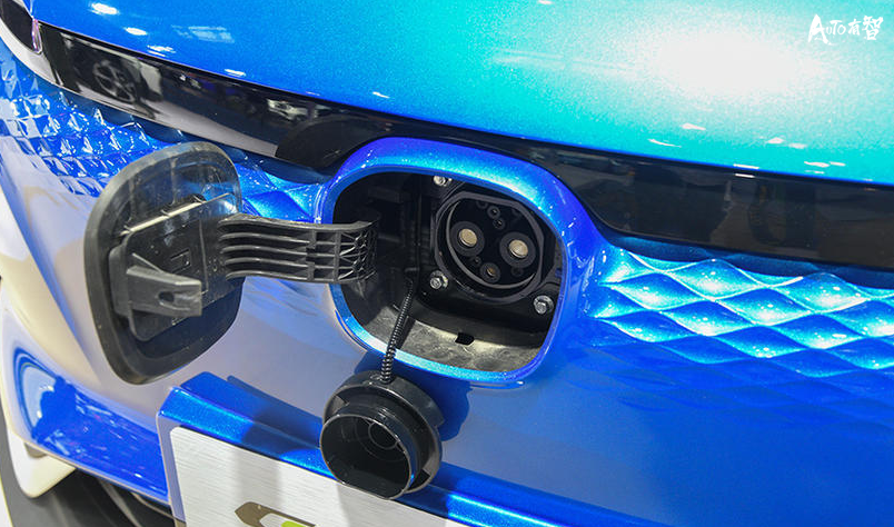 潮流感十足的长安CS15 E-Pro，整体造型颇显年轻_搜狐汽车_搜狐网