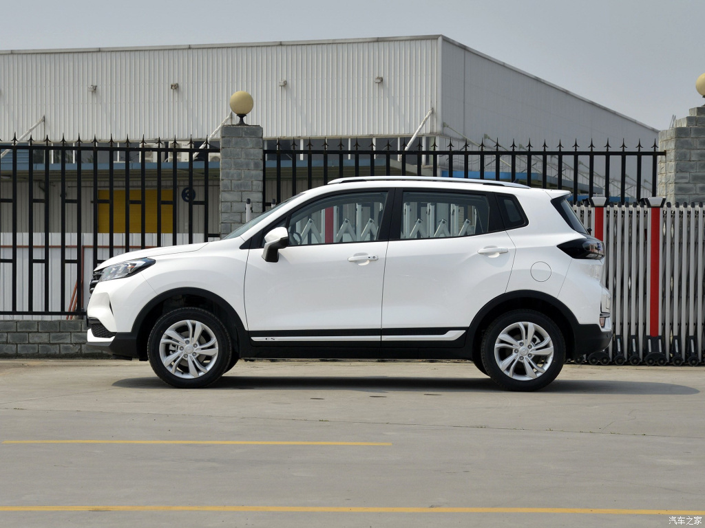 好看又能打！售价5.59万起 全新长安CS15简评_搜狐汽车_搜狐网