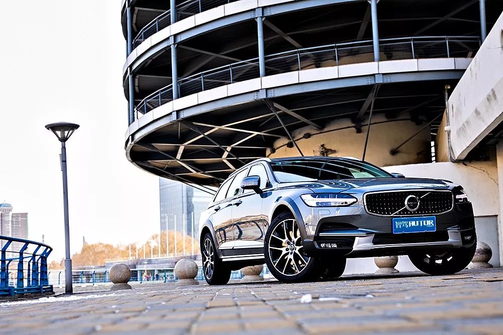 沃尔沃2020款V90 CC：旅行车的韵味非常迷人，配置提升，领航辅助系统仍是主打_搜狐汽车_搜狐网