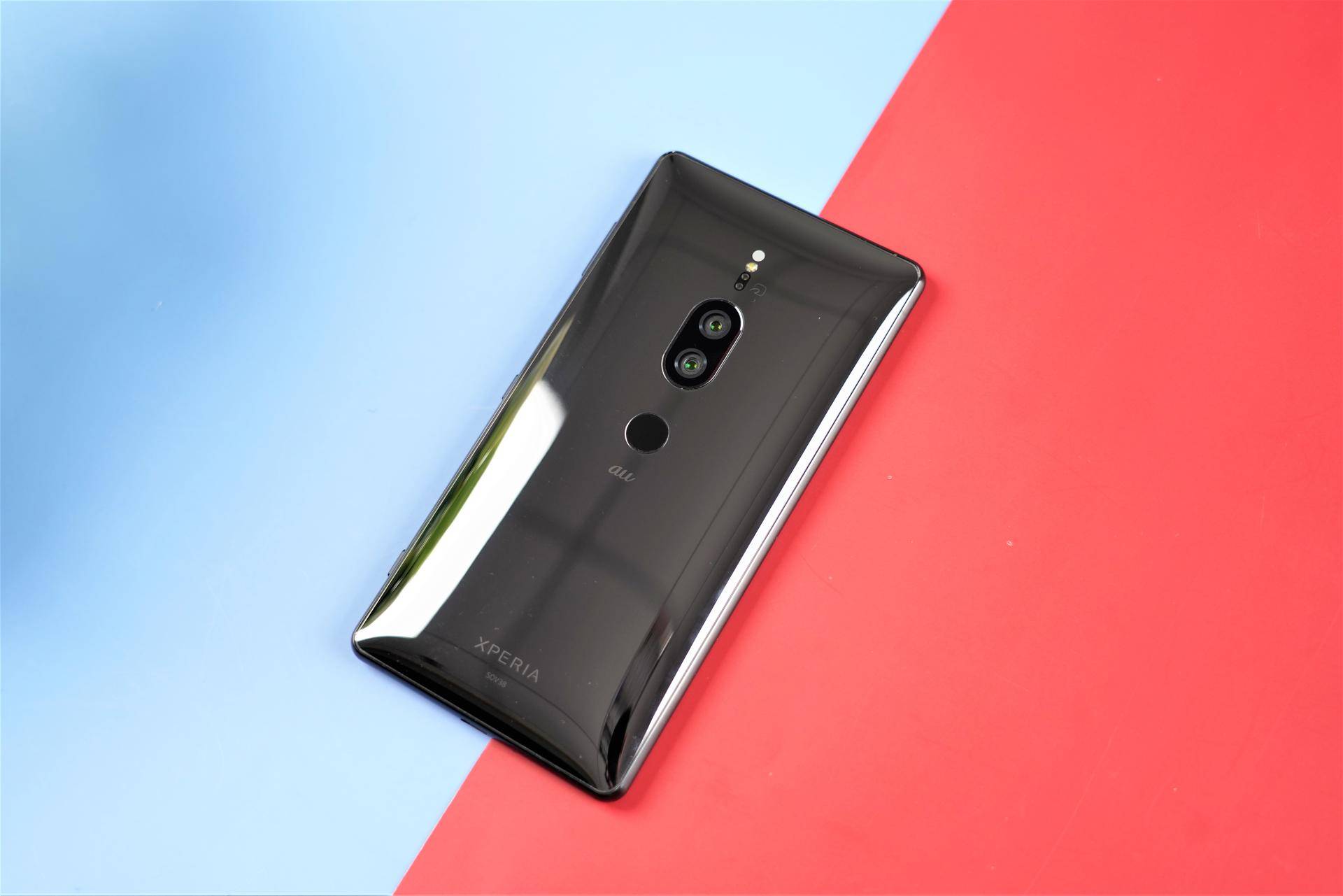 索尼Xperia XZ2 Premium体验：这是一款「半斤」重的另类旗舰手机_屏幕