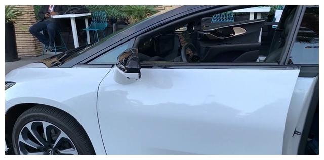 法拉第未来CEO毕福康驾驶FF91亮相CES展！_搜狐汽车_搜狐网