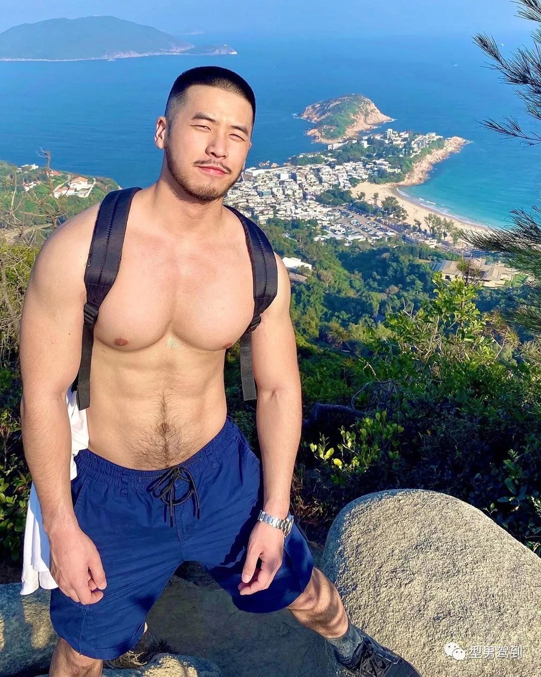 寸头肌肉络腮胡,他是名媛中的名媛健身
