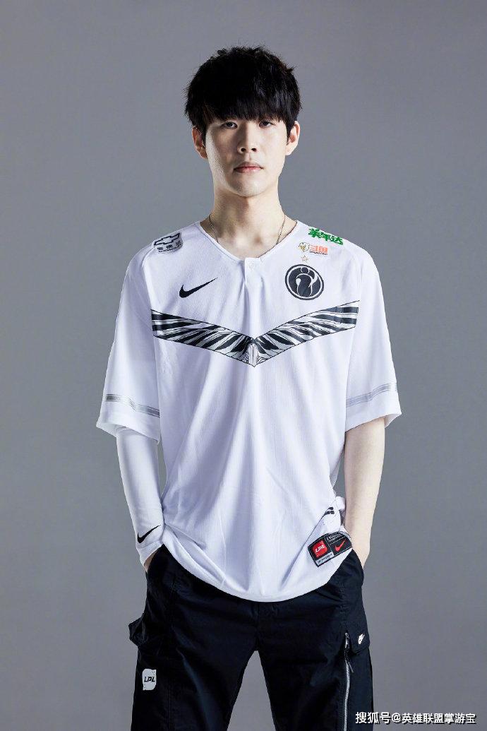 IG战队定妆照发布：三名新人正式上线_Ning