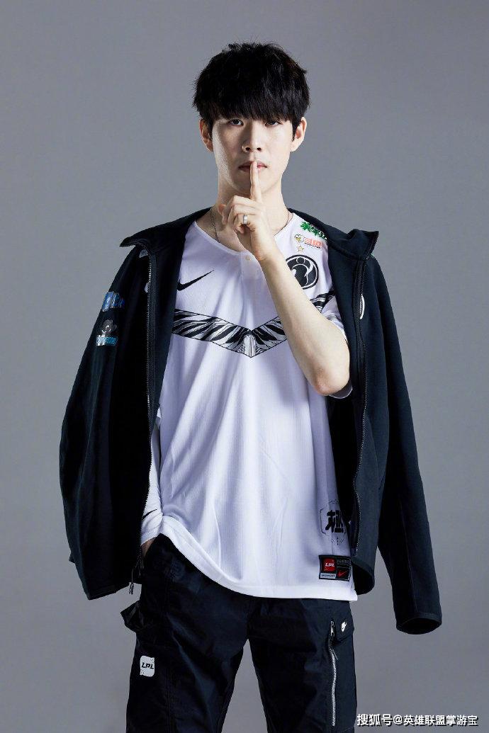 IG战队定妆照发布：三名新人正式上线_Ning