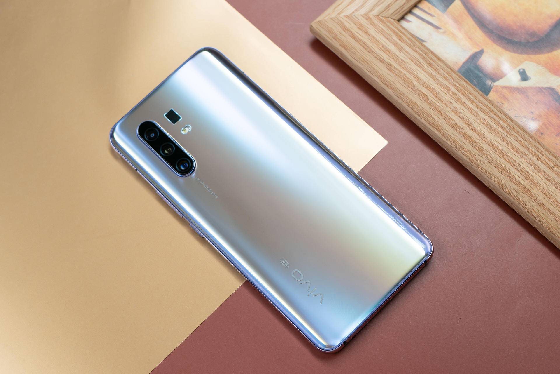 vivo X30 Pro拍照评测：拿小本本记起来，不要怕为女友拍照了_夜景