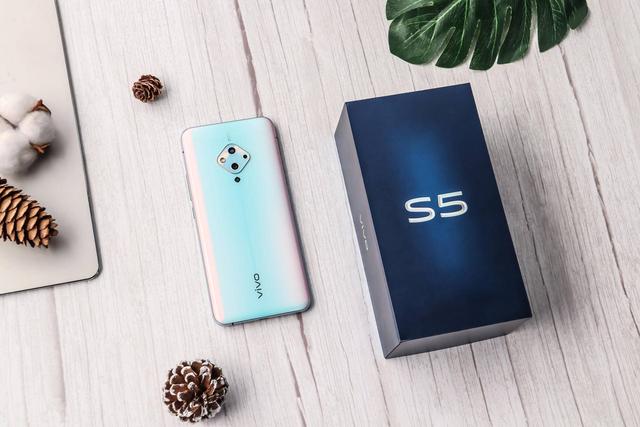 vivo S5相机优化实力尽显，让春节聚会拍照更清晰漂亮_搜狐汽车_搜狐网