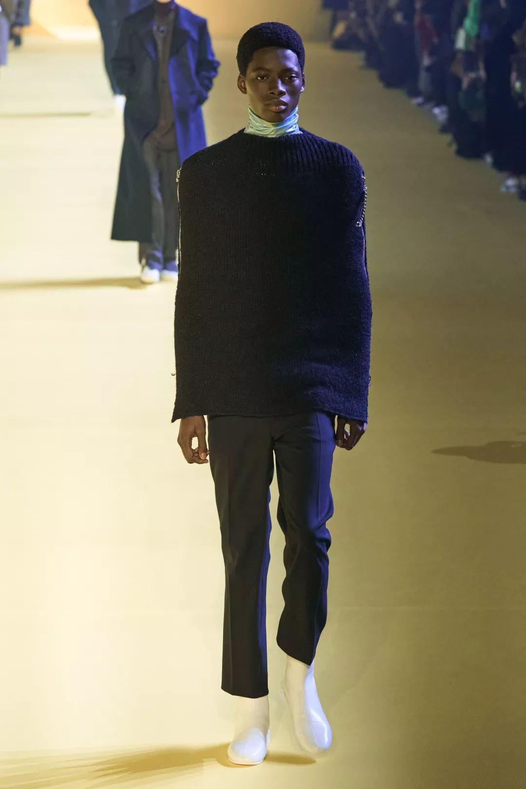 Raf Simons Fall 2020 Menswear，假想David Bowie火星上的生活_人类