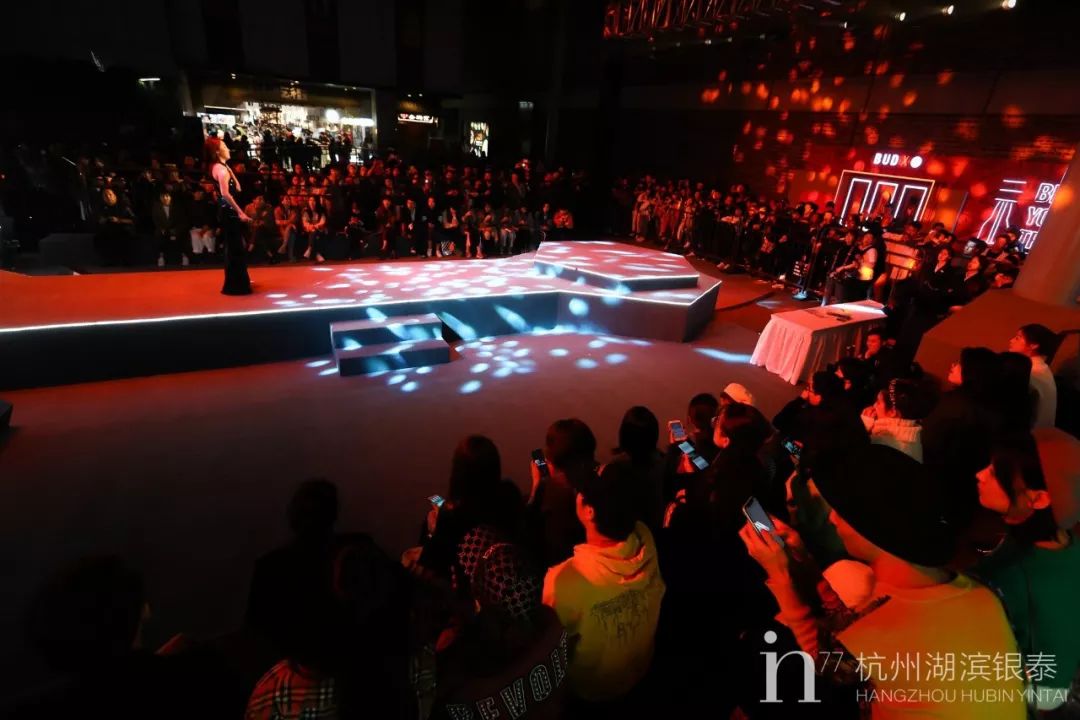 为什么杭州的年轻人都爱去in77？| iziRetail热点_进行