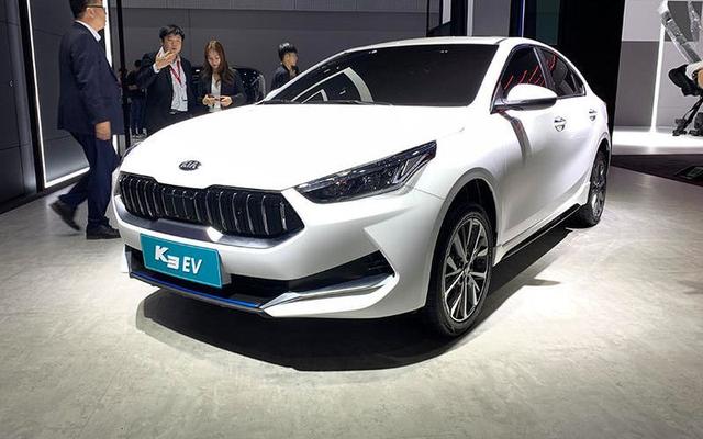 起亚K3电动版正式亮相，预计3月份上市，轴距2700毫米，续航490km_搜狐汽车_搜狐网