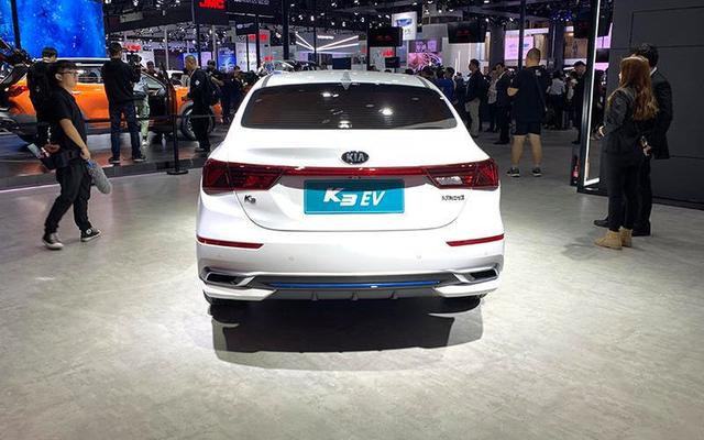 起亚K3电动版正式亮相，预计3月份上市，轴距2700毫米，续航490km_搜狐汽车_搜狐网