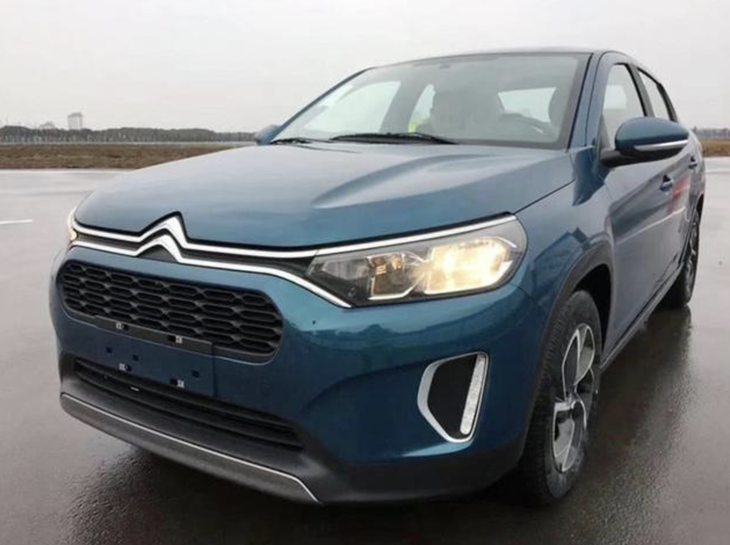 雪铁龙C3L实车曝光 搭1.2T发动机 内饰配大尺寸屏幕_搜狐汽车_搜狐网