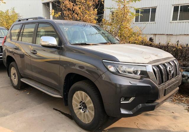 新款柴油版丰田霸道到港实拍！2.8T+6AT，售价与顶配汽油版看齐_搜狐汽车_搜狐网