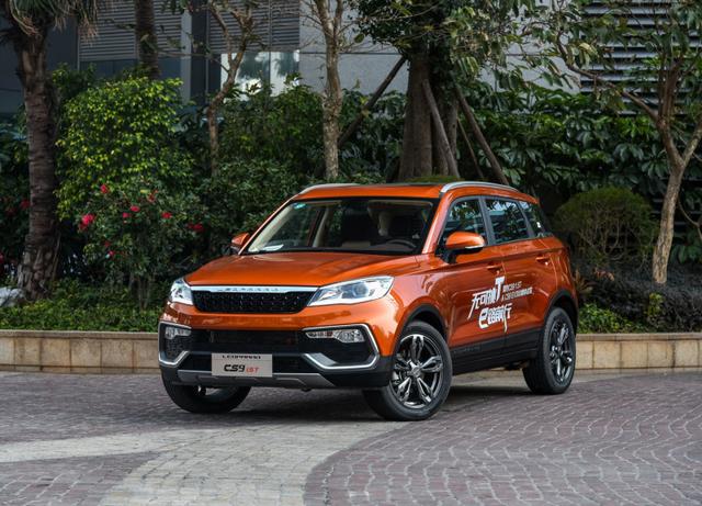 10万多的6座SUV，2+3+1布局，轴距2600mm，配全景天窗+自动驻车_搜狐汽车_搜狐网