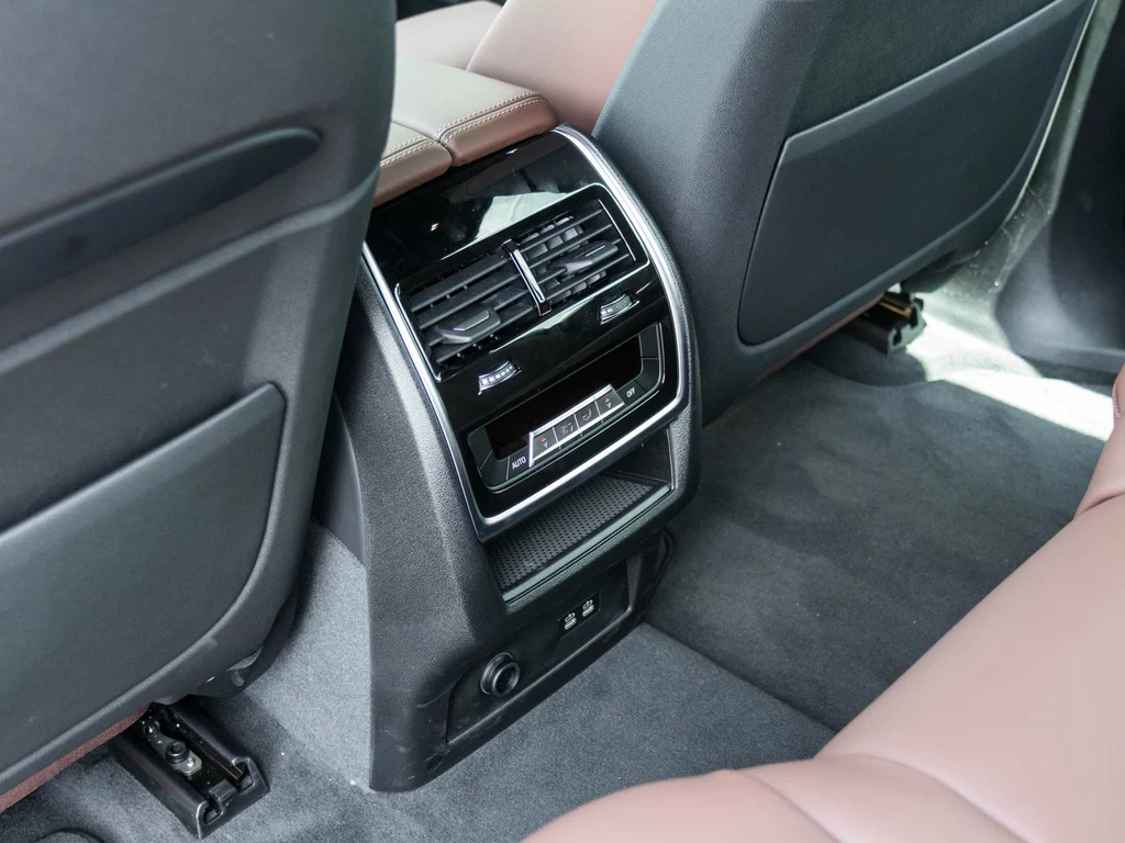 “BBA”SUV旗舰较量 宝马X7、奔驰GLS和奥迪Q8对比分析_搜狐汽车_搜狐网