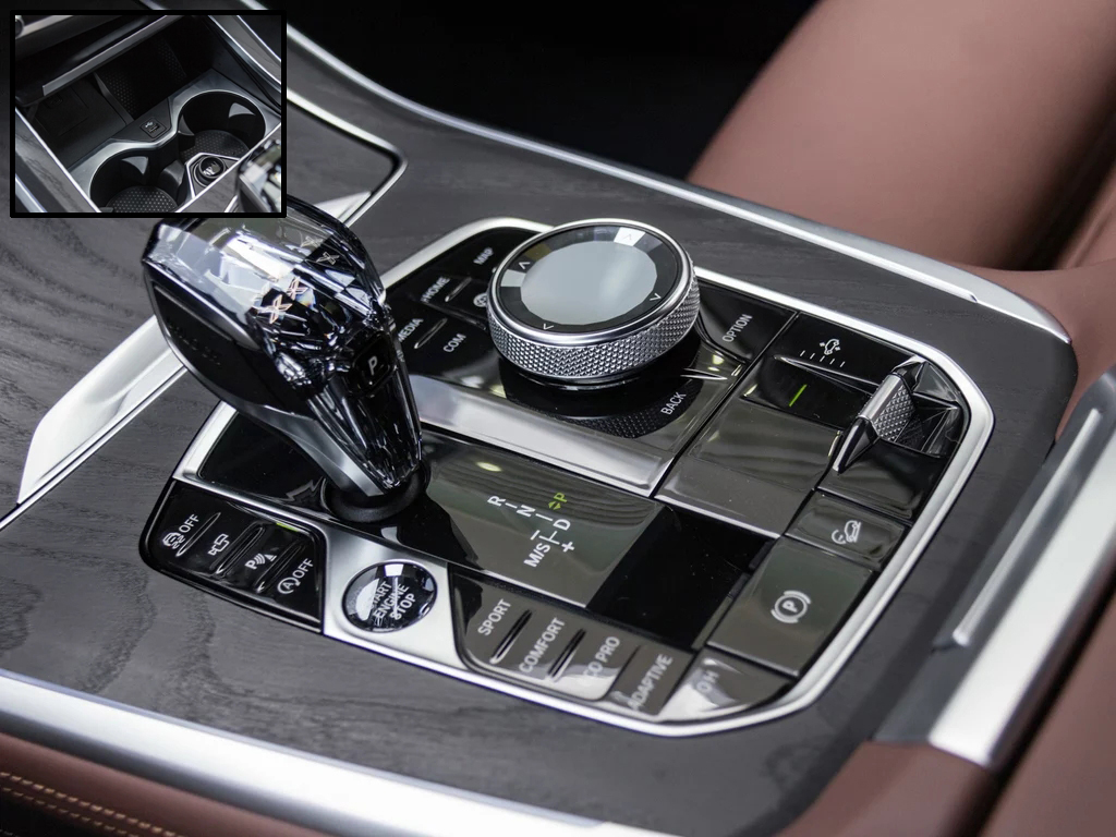 “BBA”SUV旗舰较量 宝马X7、奔驰GLS和奥迪Q8对比分析_搜狐汽车_搜狐网