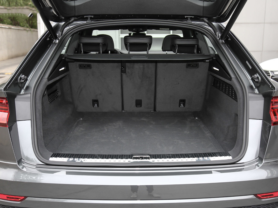 “BBA”SUV旗舰较量 宝马X7、奔驰GLS和奥迪Q8对比分析_搜狐汽车_搜狐网