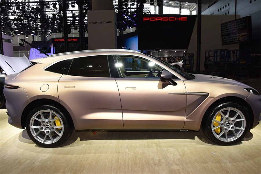 高贵极致，成功人士座驾，DBX/G63/Urus/添越谁更奢？_搜狐汽车_搜狐网