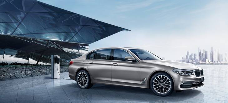 宝马530Le长续航版上市 售价49.99-53.69万元不变_搜狐汽车_搜狐网