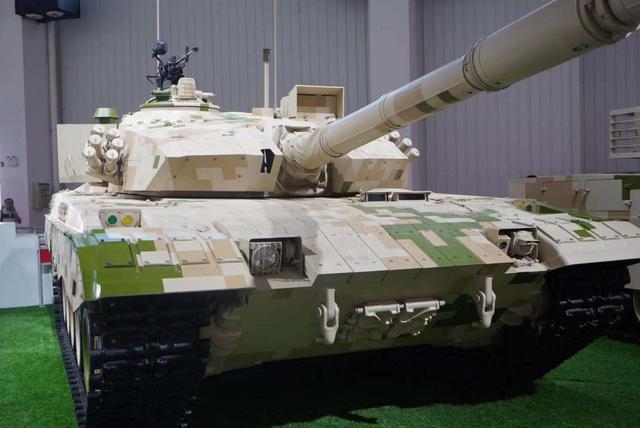 比赛专用车还是为战争而生？详解中国96B坦克，性能超乎想象_炮塔