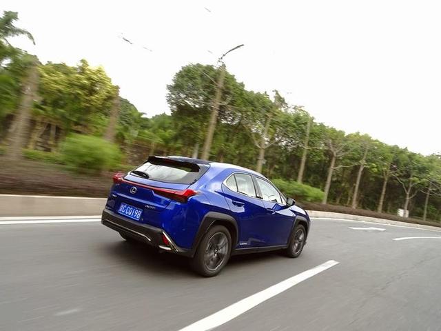 省油又省心 | 试驾雷克萨斯 UX260h F SPORT_搜狐汽车_搜狐网