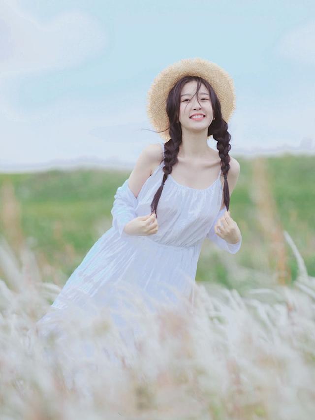 168cm虞书欣和159cm鞠婧祎，同穿白色吊带裙，小个子不输大长腿？-搜狐大视野-搜狐新闻