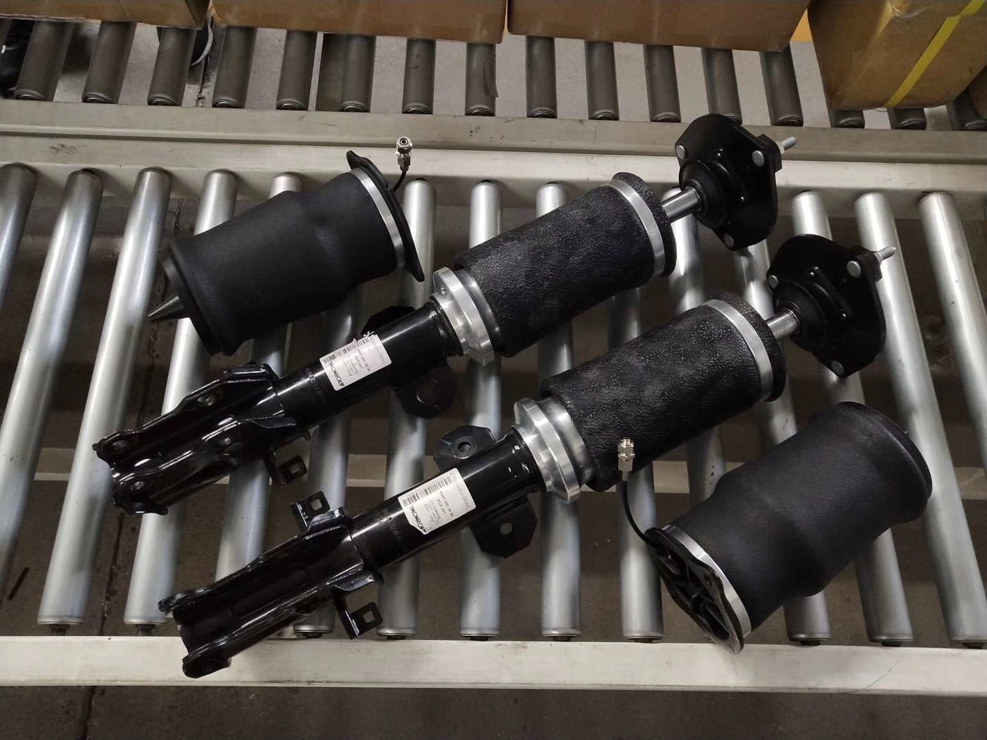 气压减震器李洋分享奔驰V260改装空气悬架改善舒适性能方法_搜狐汽车_搜狐网