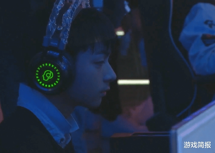 LPL天才AD现状如何？被RNG放弃后，轻松上了韩服千分王者段位_Iboy