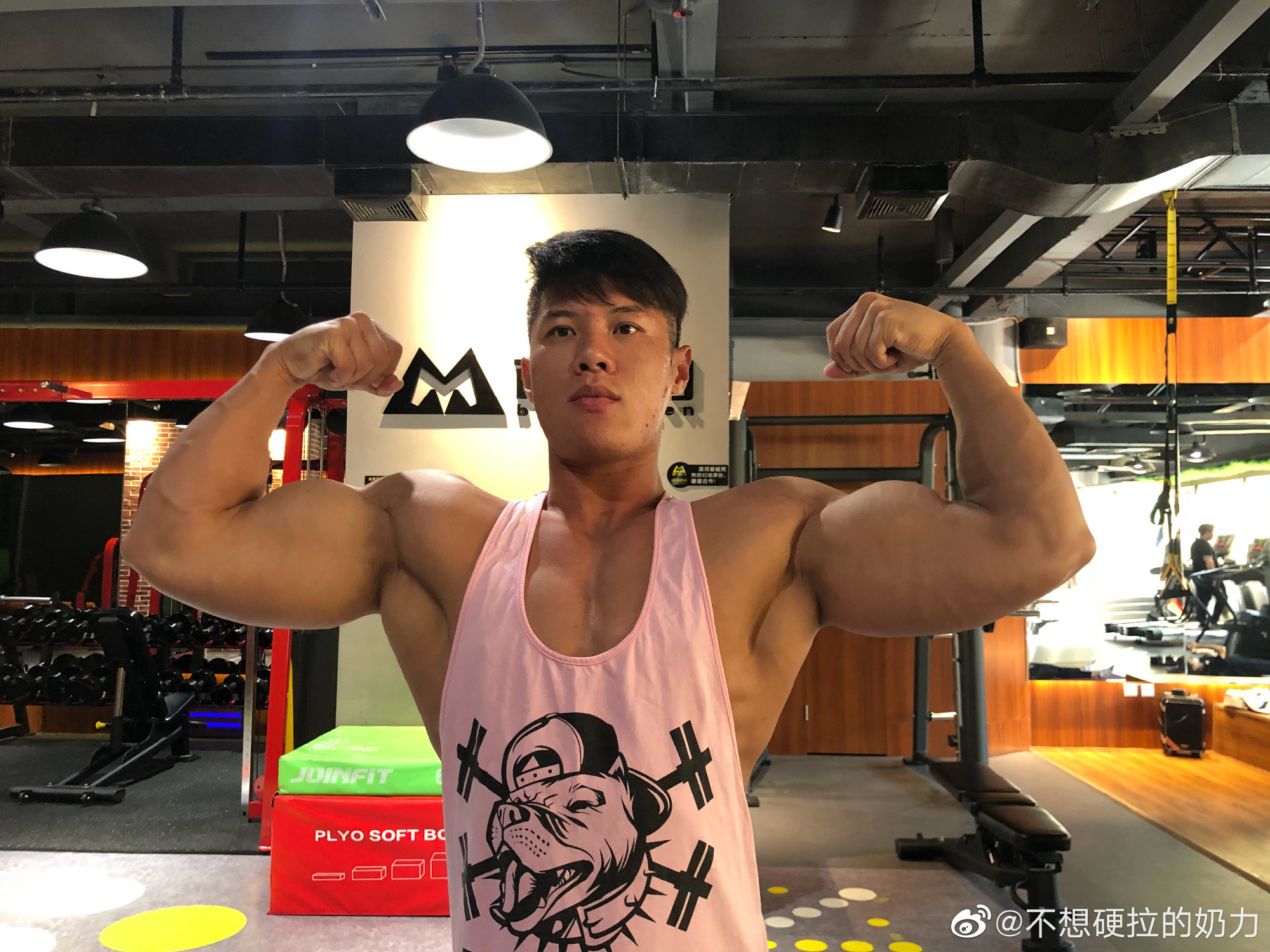 型男大赏ii 健体运动员嚣张的肌肉，会不会让你有健身的冲动？身材