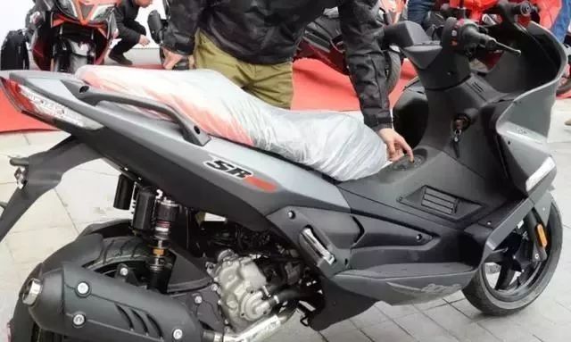 便宜1.3万，亲民版阿普利亚SRmax250性能如何？动力强劲，配置高_搜狐汽车_搜狐网