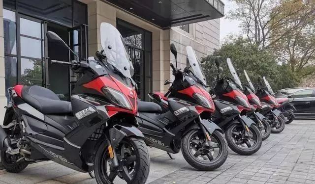 便宜1.3万，亲民版阿普利亚SRmax250性能如何？动力强劲，配置高_搜狐汽车_搜狐网