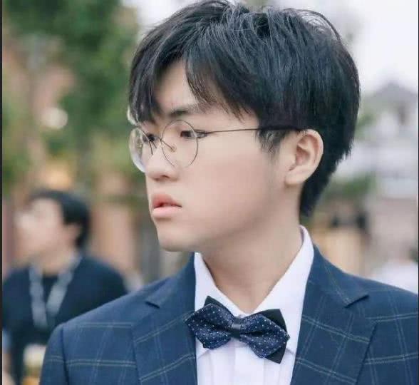 姿态成立新“战队”，取名反向RNG，Uzi和MXLG也在其中_Letme