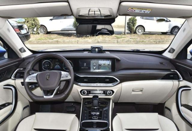 国产品牌紧凑级SUV捉对厮杀，奔腾T77 PRO对比哈弗H6，谁更胜一筹_搜狐汽车_搜狐网