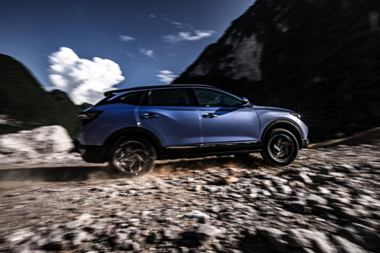 她喜欢的准没错！2020款AX7正中“女神”芳心_搜狐汽车_搜狐网