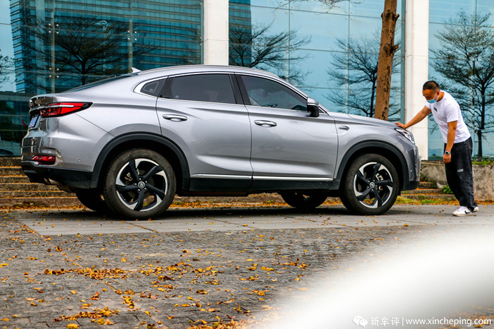 试完长安CS85 COUPE，会让合资跨界SUV车主“心痛”?_搜狐汽车_搜狐网
