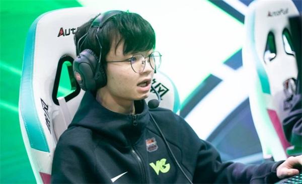 【超凡前瞻】EDG vs VG：iBoy再战老搭档 Scout交锋蕉太狼_Forge