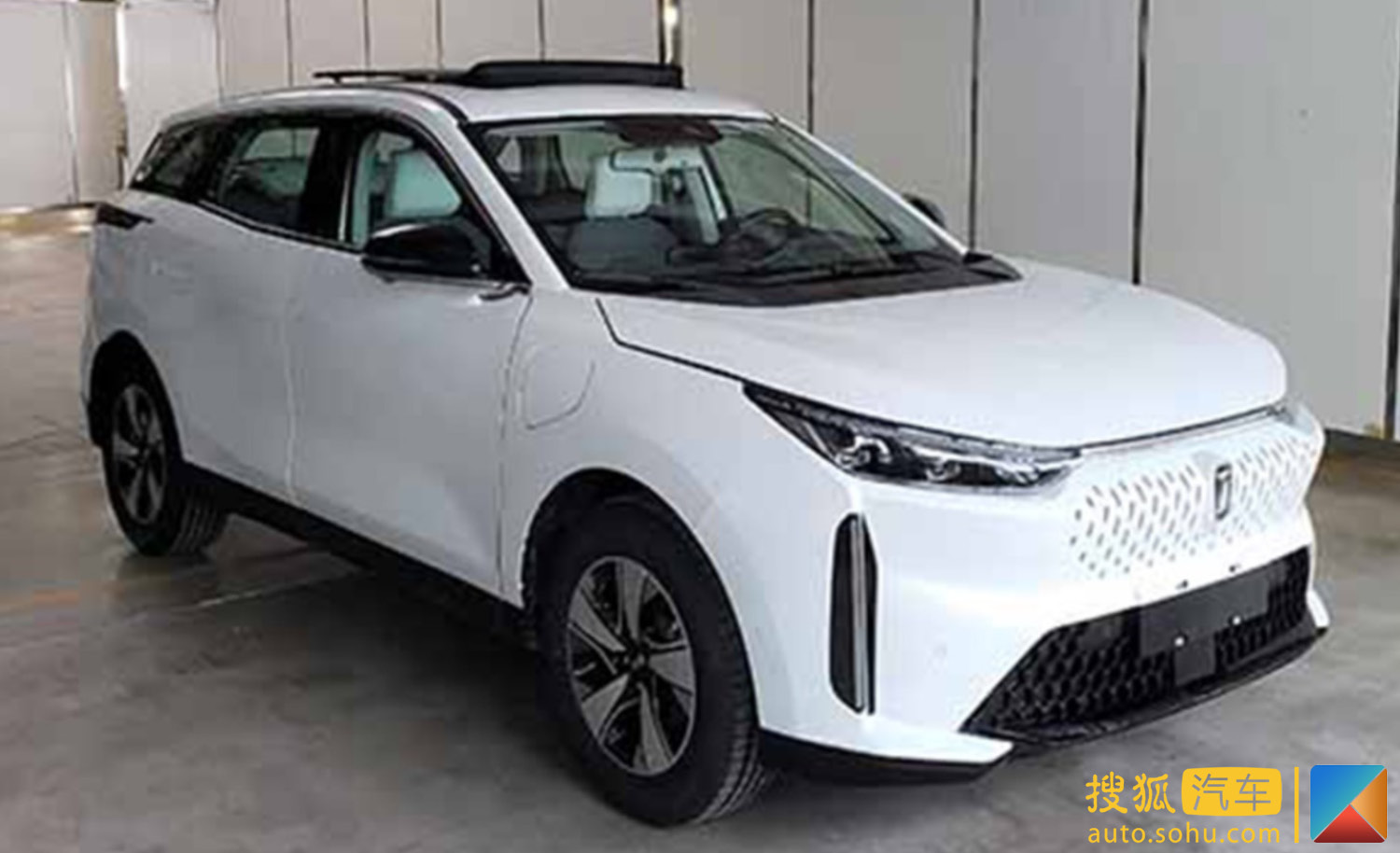 中型SUV/续航450km 奔腾E01将于上半年上市_搜狐汽车_搜狐网