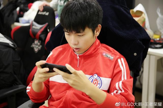 LGD3-1战胜XQ收获三连胜，晨阳成KPL最非主流的打野，确实不一样_比赛日