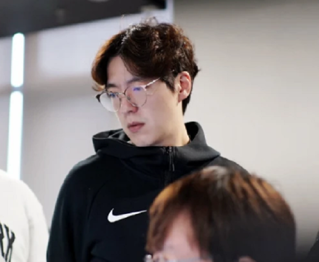 VG上单采访：高度认可Iboy和Hang，对Kkoma的评价很真实_比赛