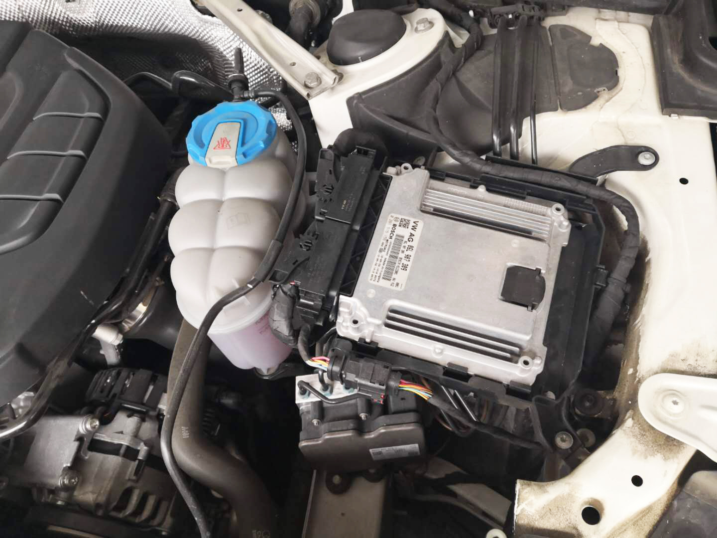 内外兼修！奥迪A4L刷写ECU动力程序，安静外表隐藏着一颗躁动的心_搜狐汽车_搜狐网